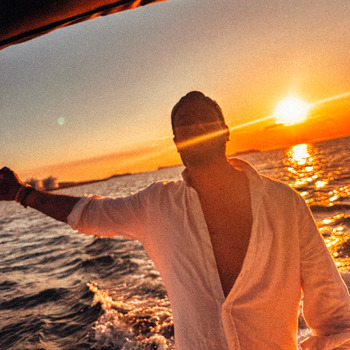 Adrian Ström, Sunset on repeat (Single) in High-Resolution Audio ...